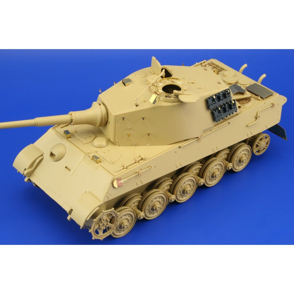Macheta Militara Tamiya German King Tiger Ardennes Front Sd.Kfz.182 1: ...