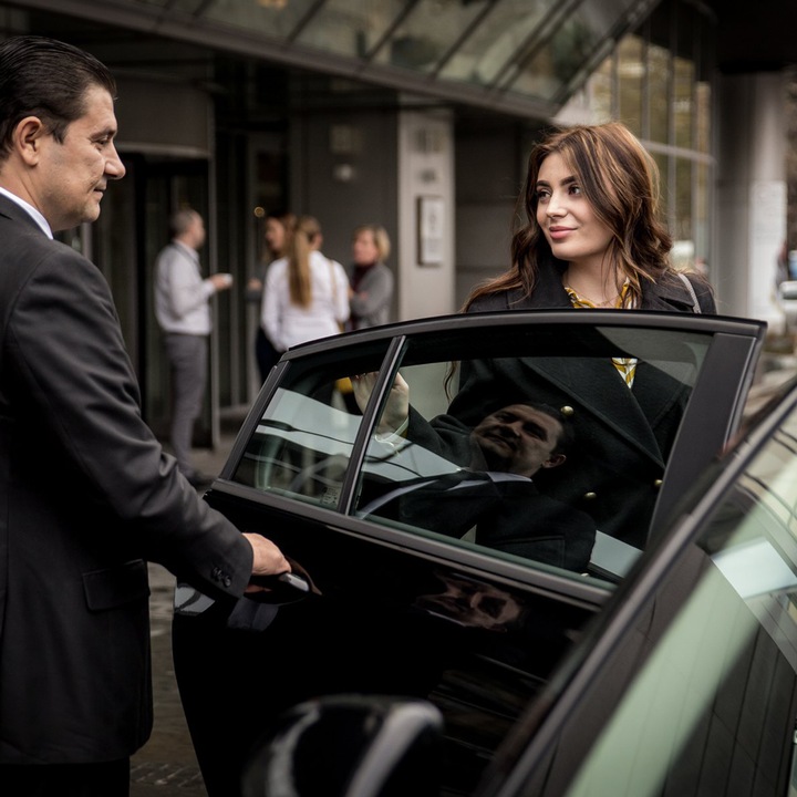 Pachet Transfer Luxury + VIP Service Aeroport OTP, Plecari sau Sosiri ...