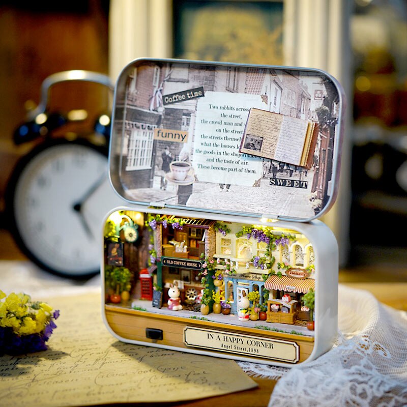 Macheta casuta de asamblat, oras idilici, 14,3 cm x 2,6 cm x 16,4 cm ...