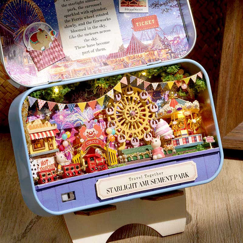 Macheta casuta de asamblat, Parc de distractii, 14,3 cm x 2,6 cm x 16,4 ...