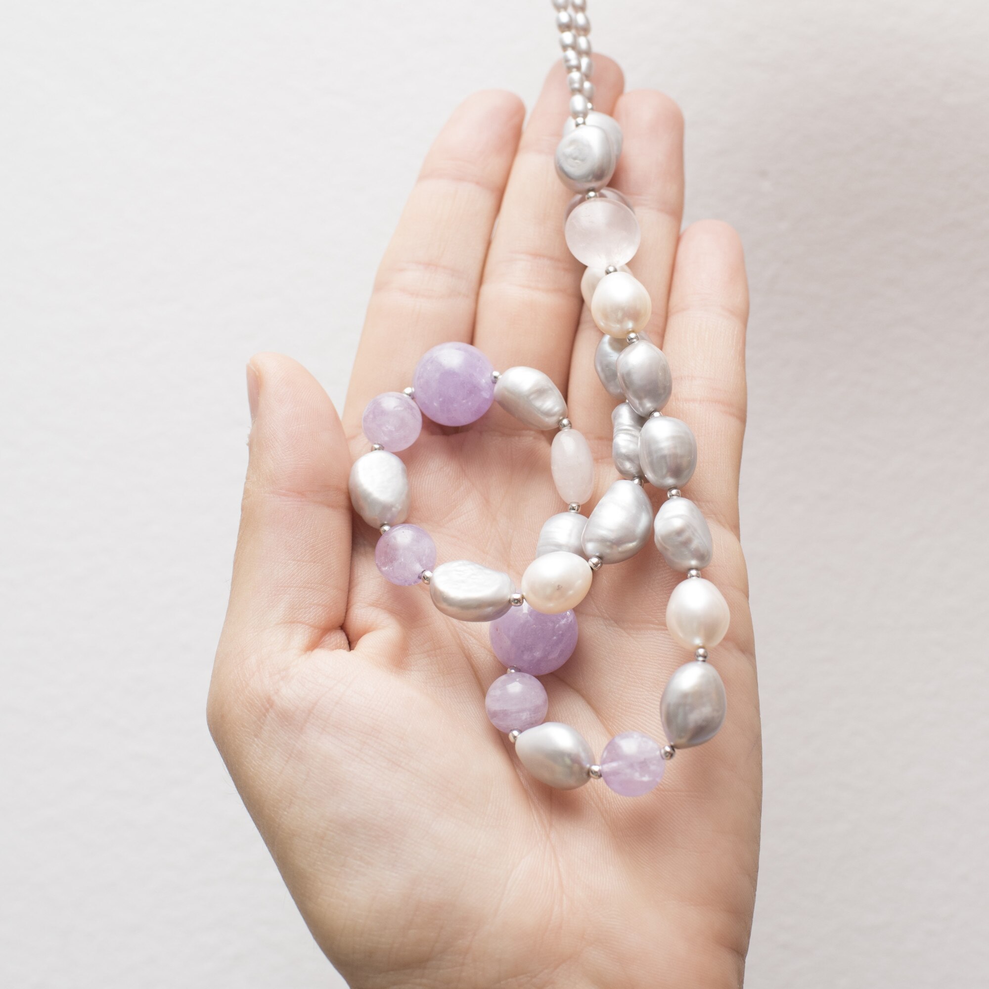 Colier de perle de apa dulce gri colorat 3-11 mm, ametist 10-14 mm ...