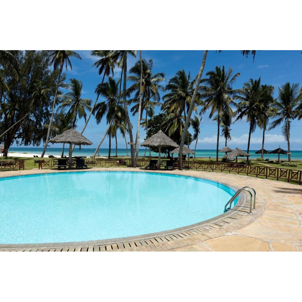 Pachet 9 zile Diani Beach, 7 nopti in camera superioara dubla cu vede ...