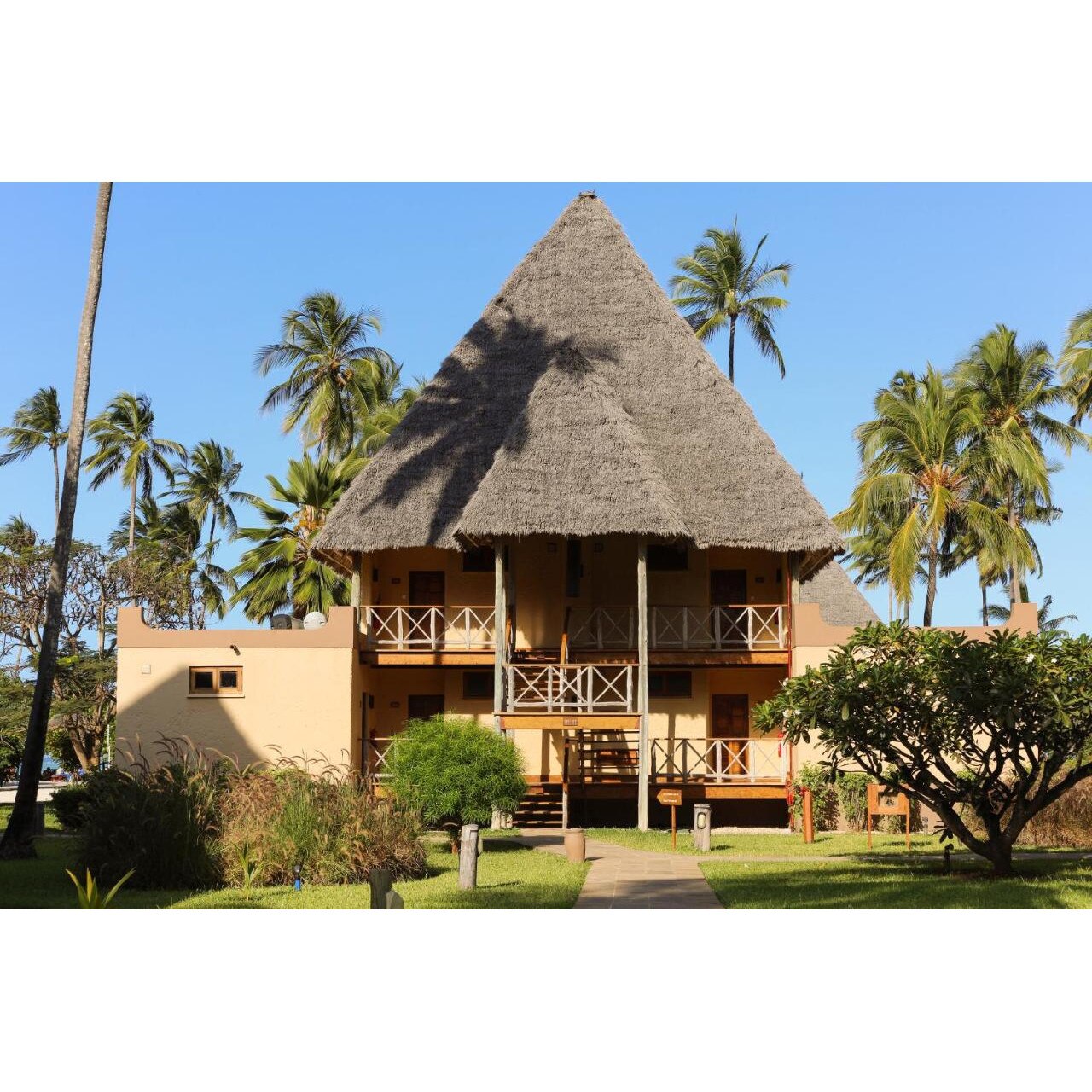 Pachet 9 zile Zanzibar, 7 nopti de cazare in camera dubla deluxe cu ...