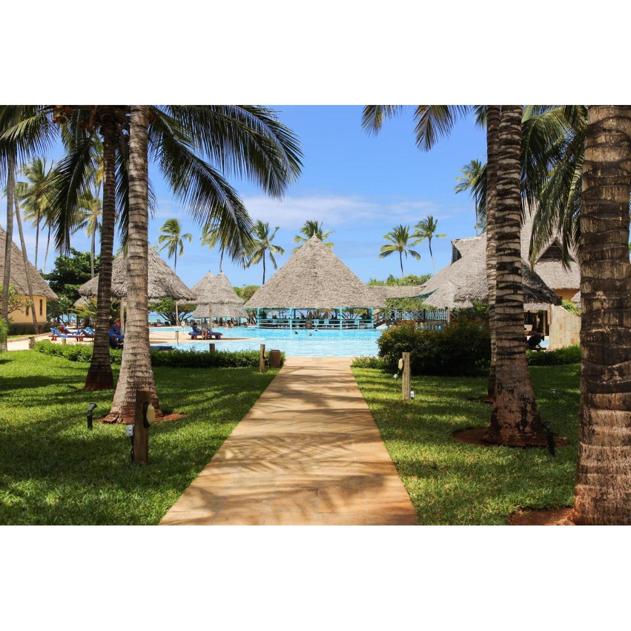 Pachet 9 zile Zanzibar, 7 nopti de cazare in camera dubla deluxe cu ...