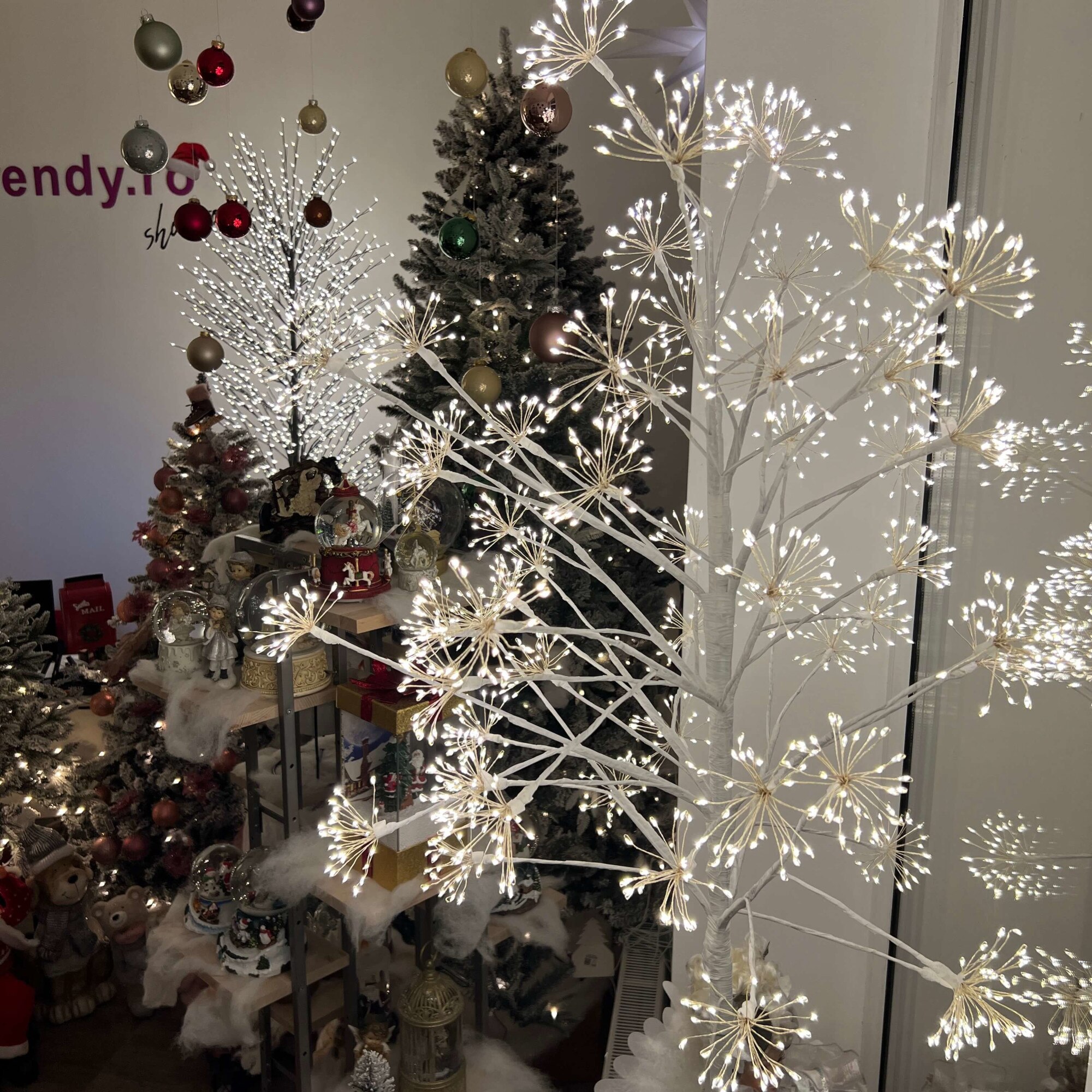 Copac iluminat cu 2016 de leduri 210 cm - eMAG.ro