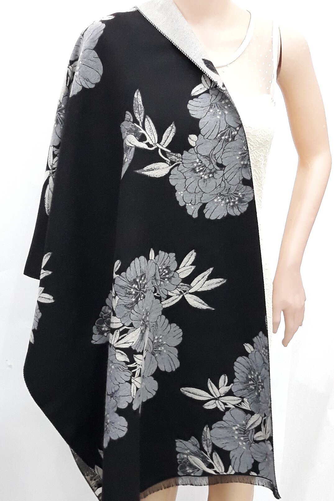 Sal dama, cu doua fete ,negru/gri, model floral, dimensiune 190x65 cm ...