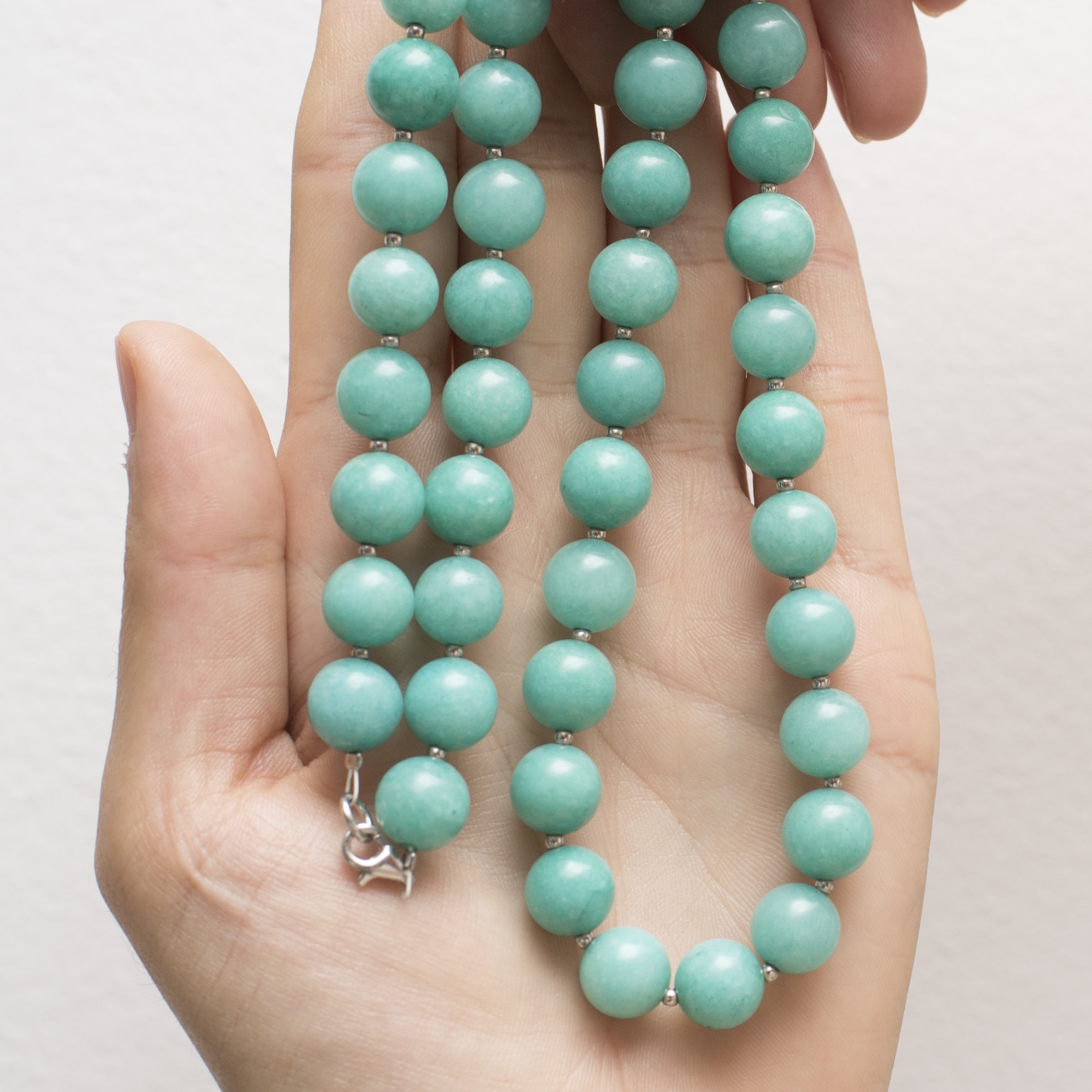 Colier de jad colorat sfera 10 mm, argint - eMAG.ro