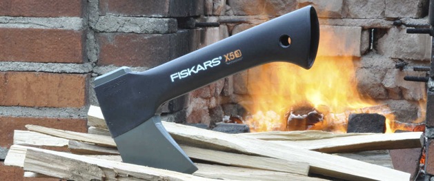 Topor pentru camping Fiskars X5, 228 mm, 480 g - eMAG.ro