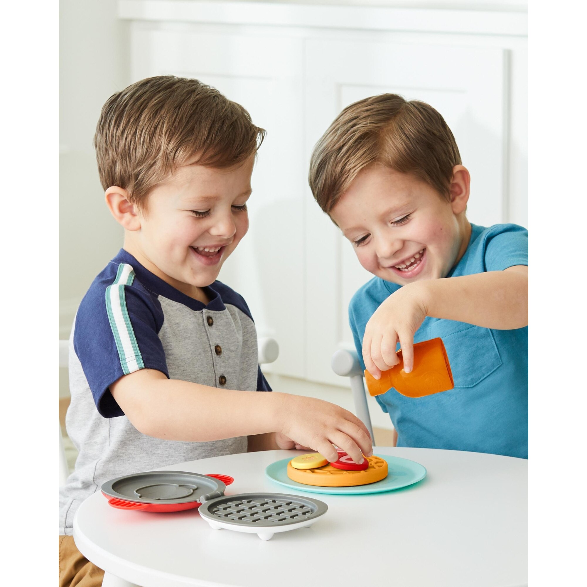 Set pentru bucatarie vafe Waffle y Fun, Skip Hop - eMAG.ro