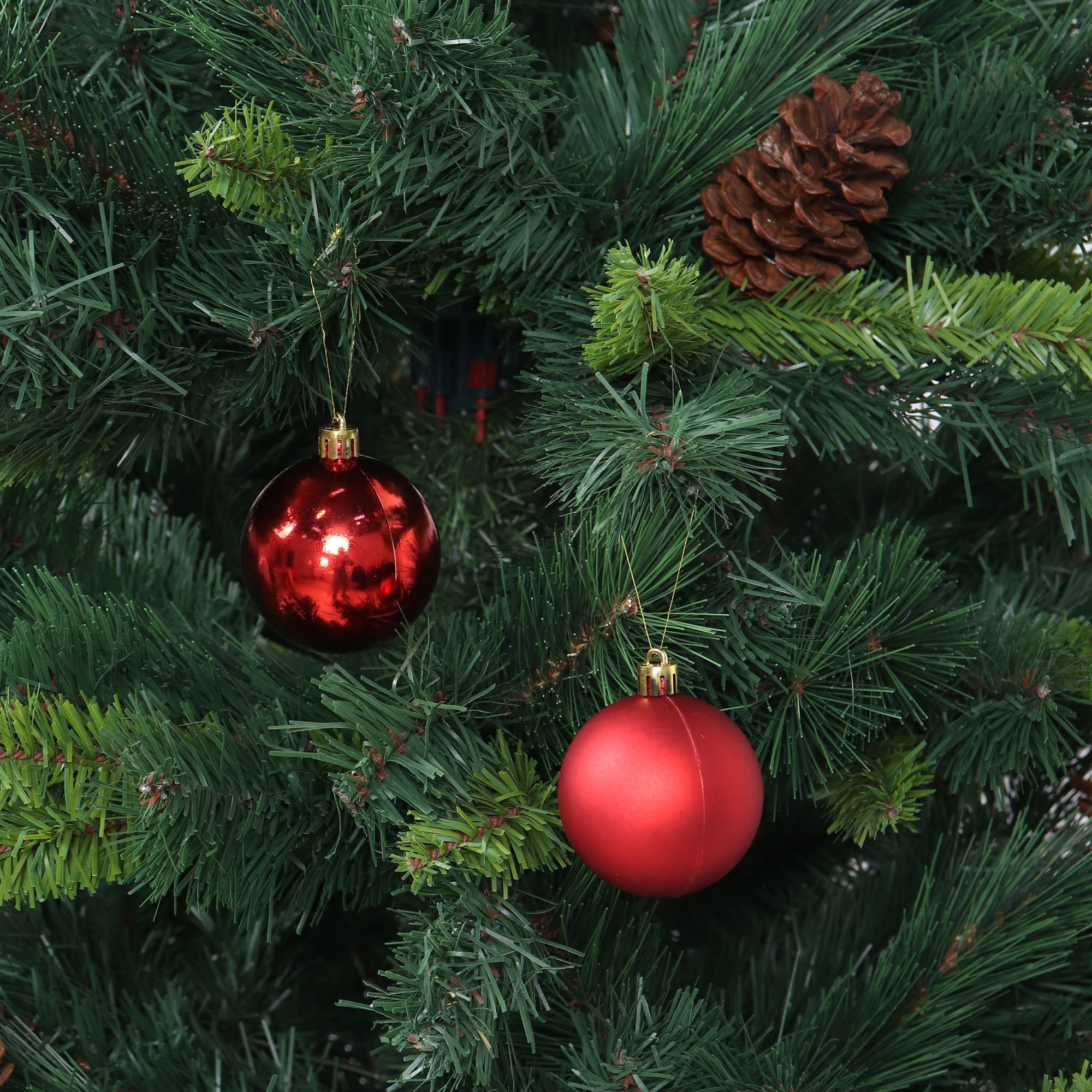 Комплект от 12 червени коледни топки, изчистен модел с мат и гланц, D 6 ...