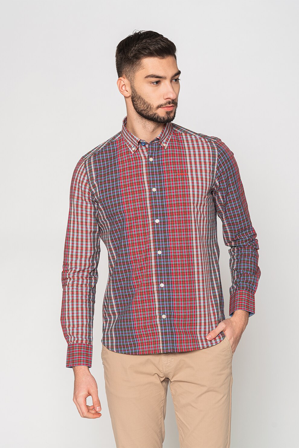 New Zealand Auckland, Карирана риза Waiharara с копчета на яката ...