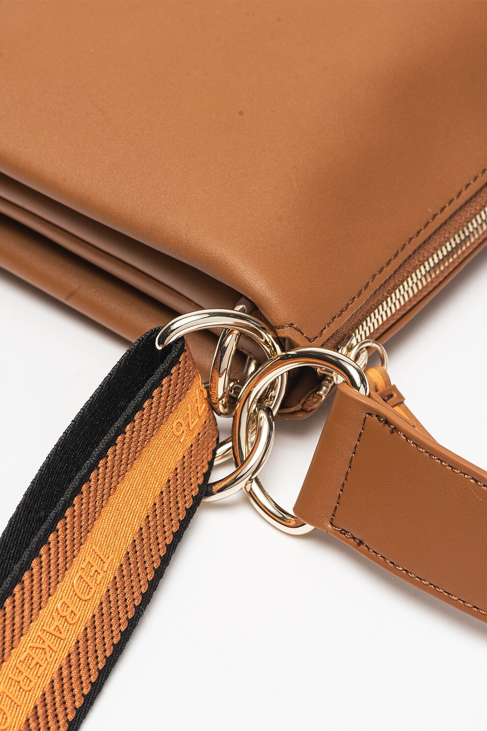 Ted Baker, Geanta crossbody de piele Darceyy, Scortisoara - eMAG.ro