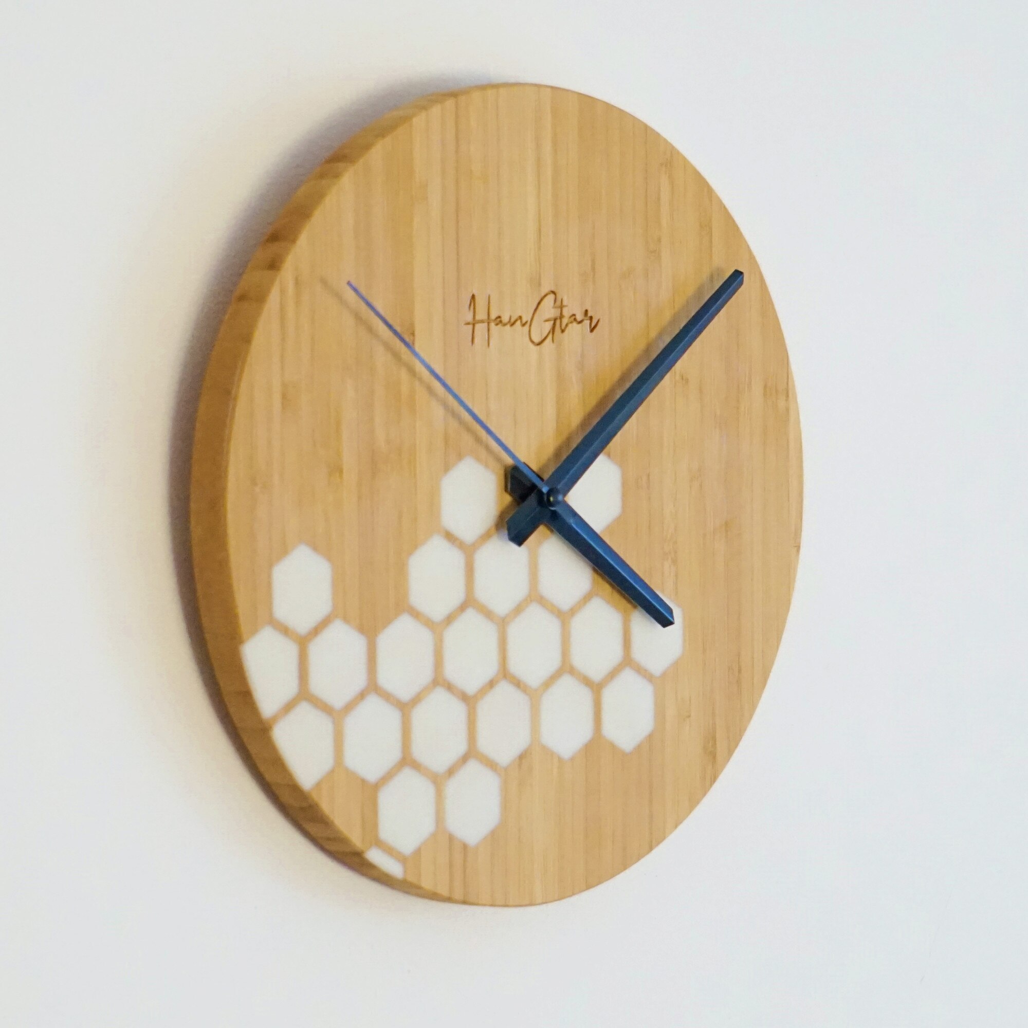 Ceas de perete Handmade by HanGtar, model Bamboo Hive, bambus/rasina ...