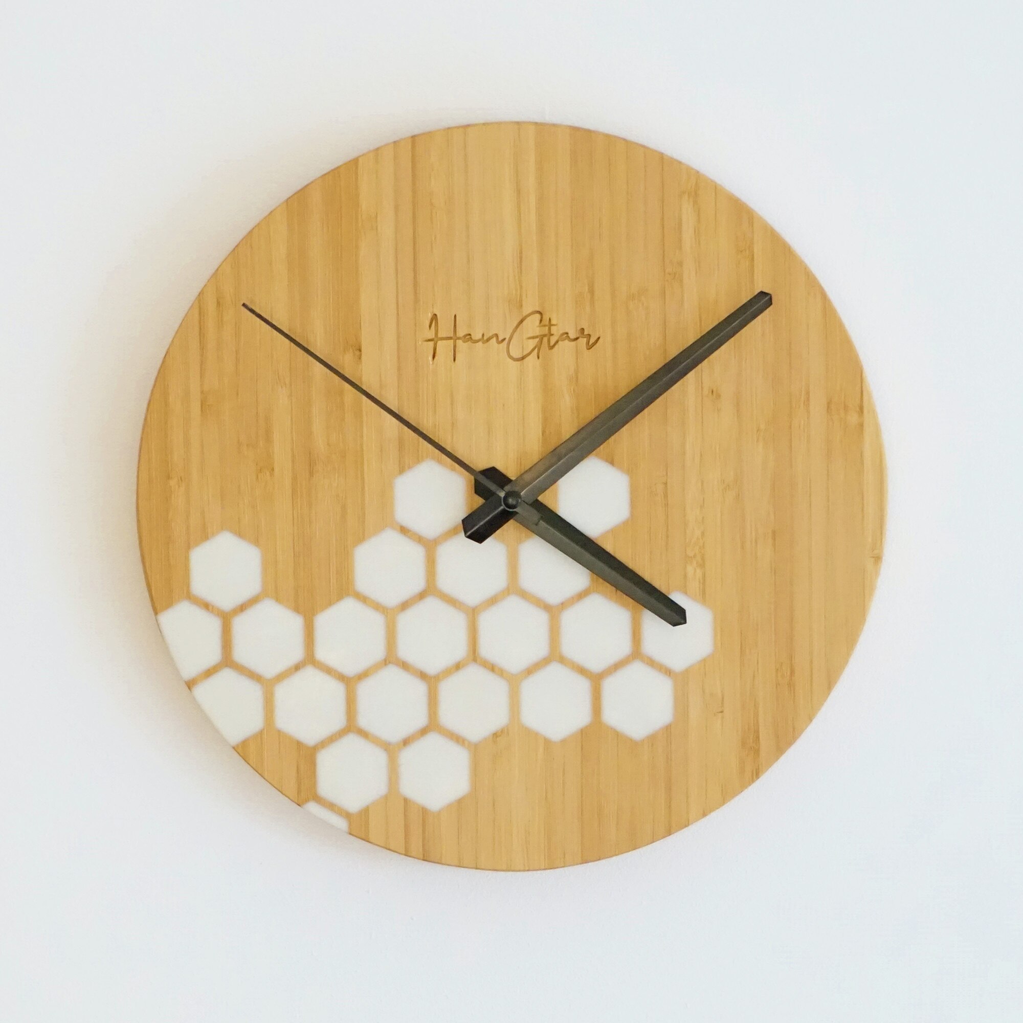 Ceas de perete Handmade by HanGtar, model Bamboo Hive, bambus/rasina ...