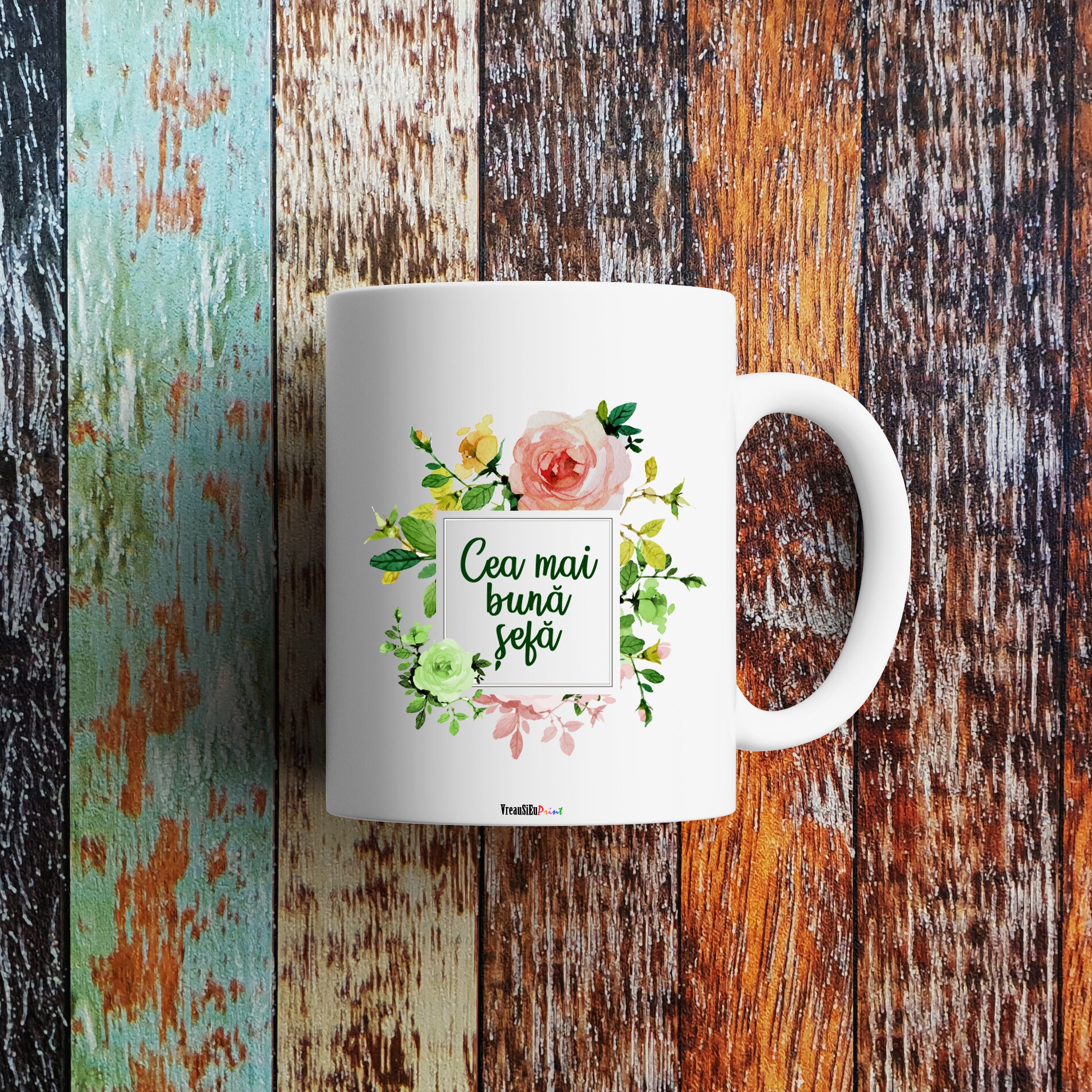 Cana personalizata cu model floral si mesajul "Cea mai buna sefa ...