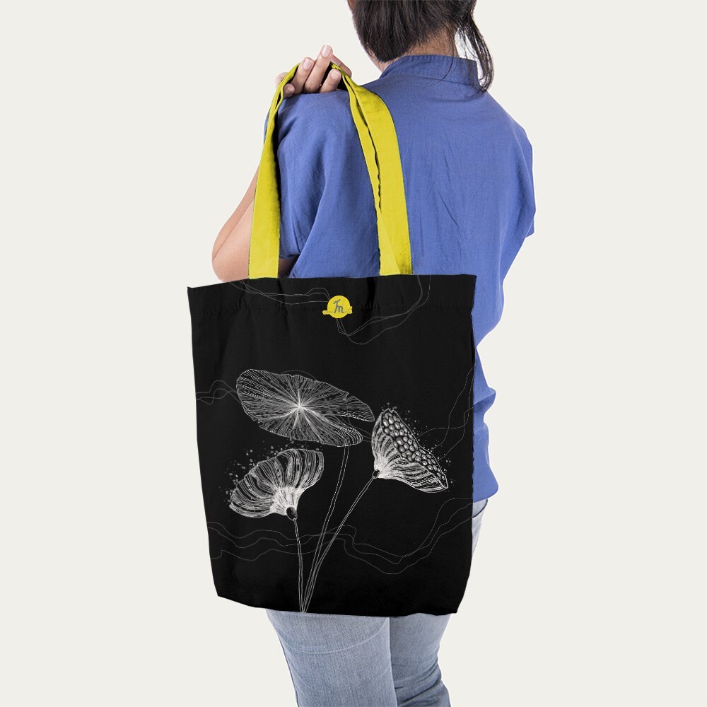 Geanta Handmade Tote Liner cu Captuseala, Floare Lotus Stilizata ...