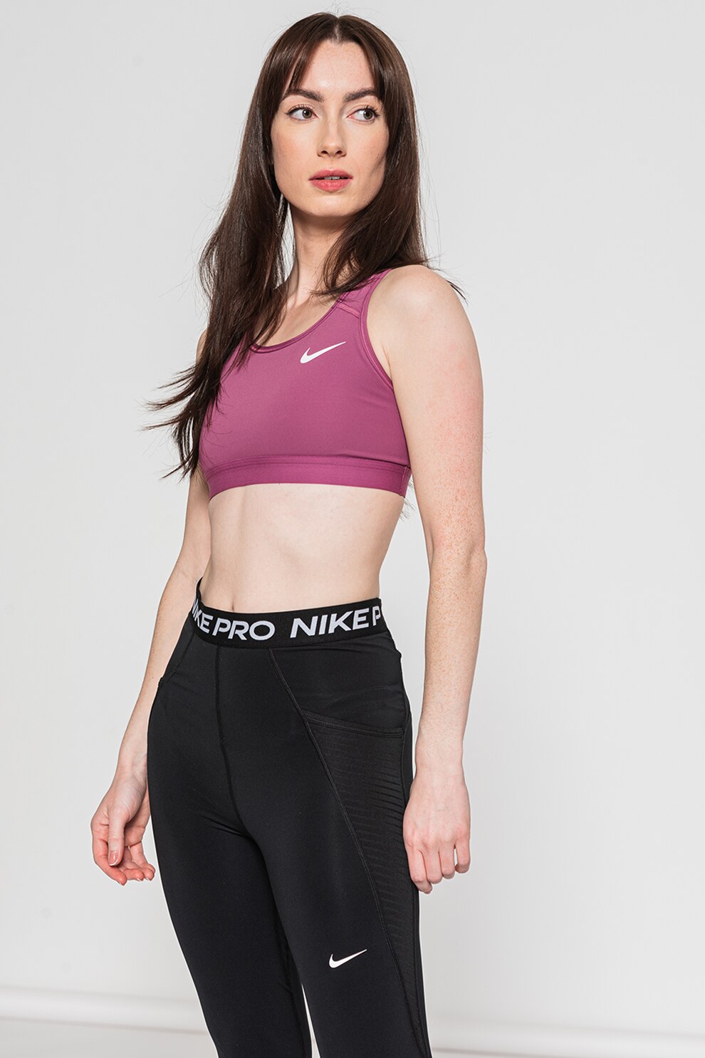 Nike, Bustiera cu suport mediu pentru fitness Swoosh - eMAG.ro