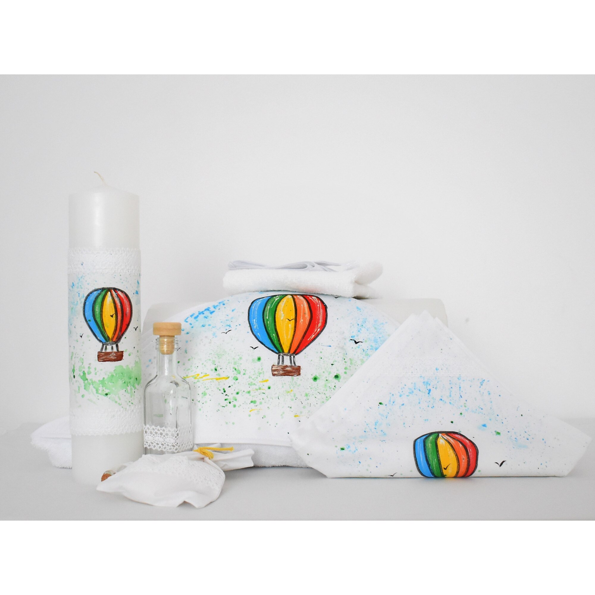 Set botez pictat 9 piese Plutind in Balon- Odorul Mamei- Trusou, cufar ...