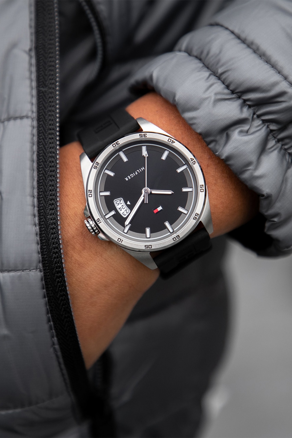 Tommy Hilfiger, Часовник със силиконова каишка, Сребрист, Черен - eMAG.bg