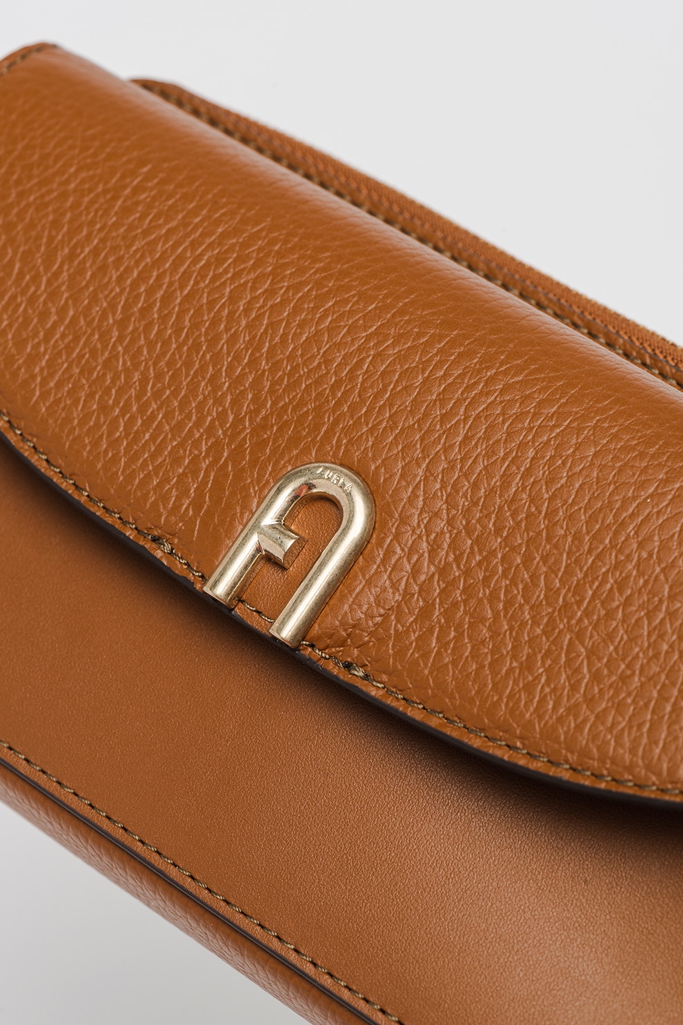 Furla, Geanta crossbody de piele Primula, Maro scortisoara - eMAG.ro