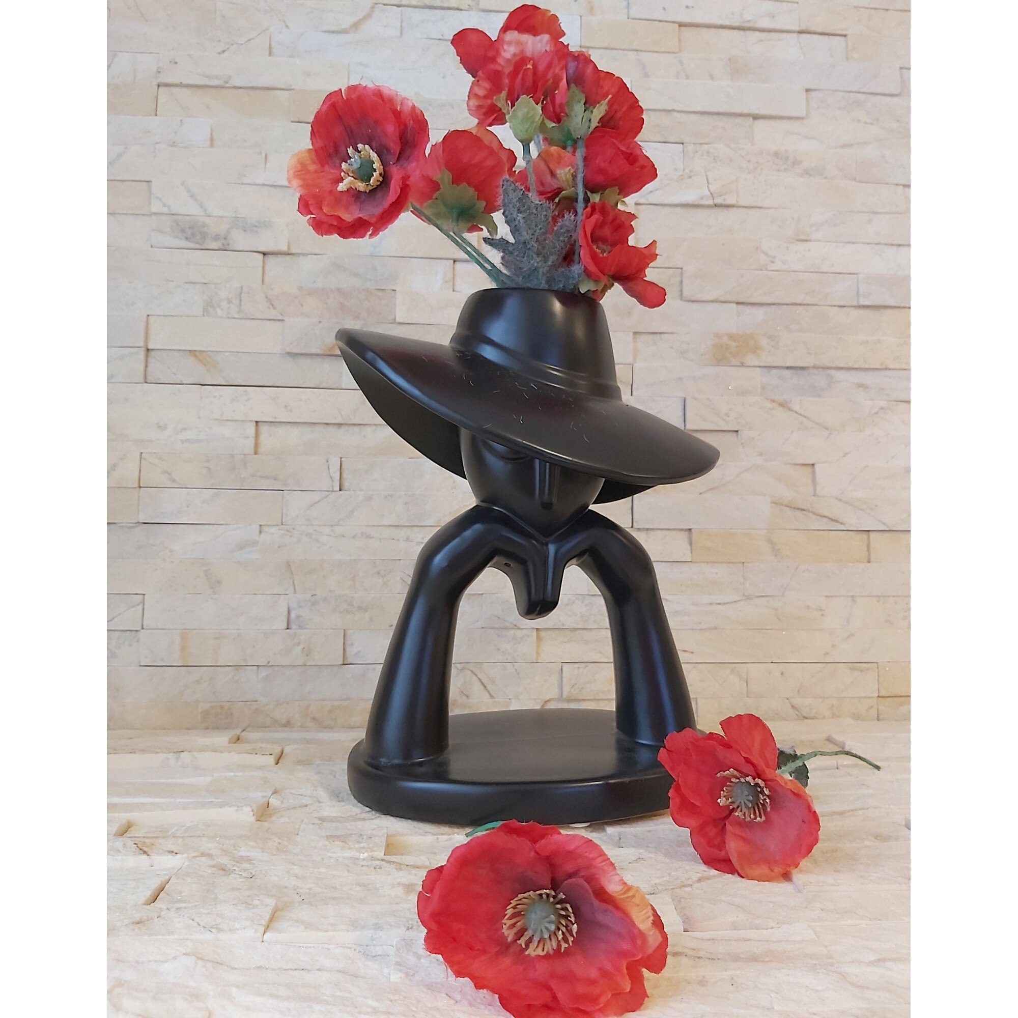 Vaza forma de cap femeie cu palarie, ceramica, negru, 28 x 23 cm - eMAG.ro