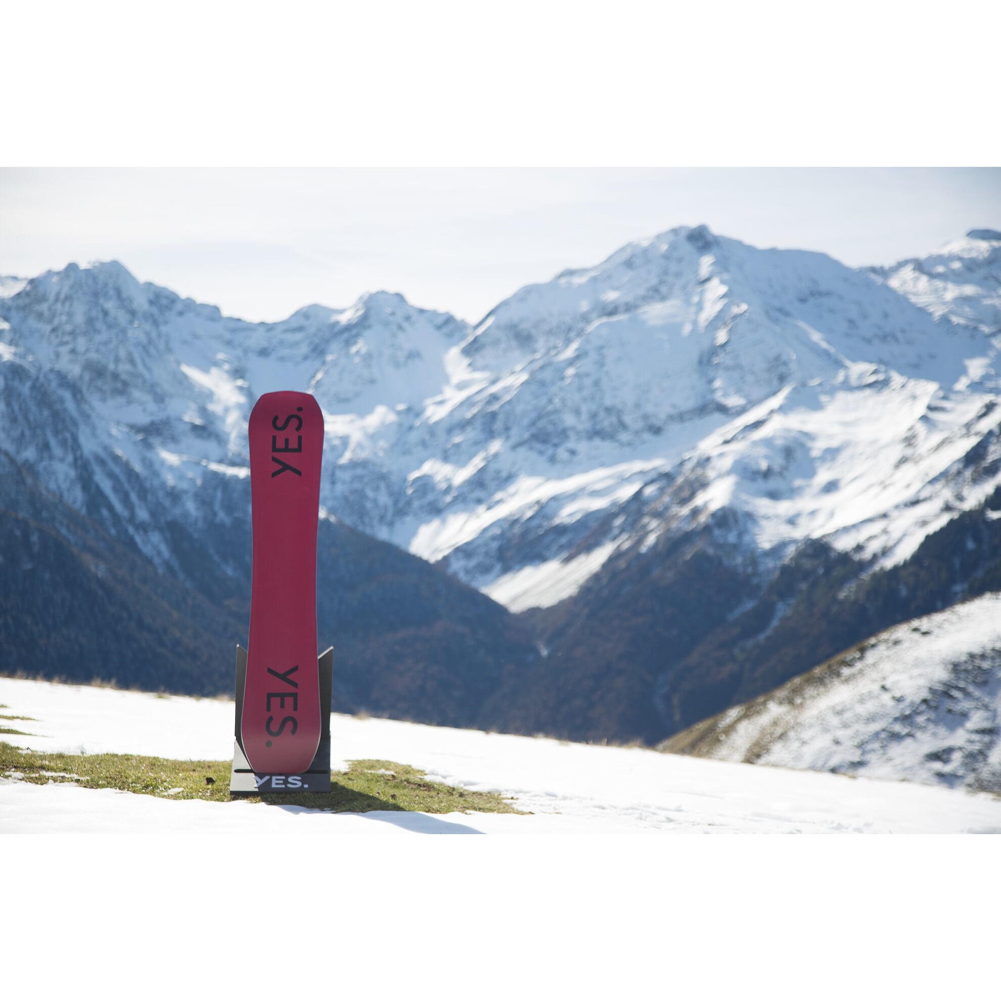 Placa Snowboard Femei YES Rival 144 21/22 - eMAG.ro