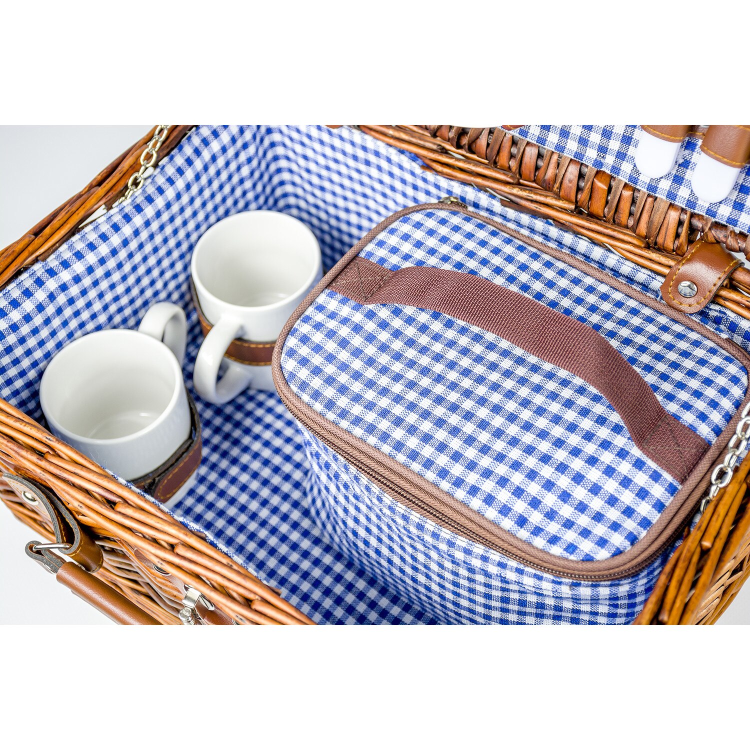 Cos de picnic farfurii si tacamuri din rachita pentru 2 persoane - eMAG.ro