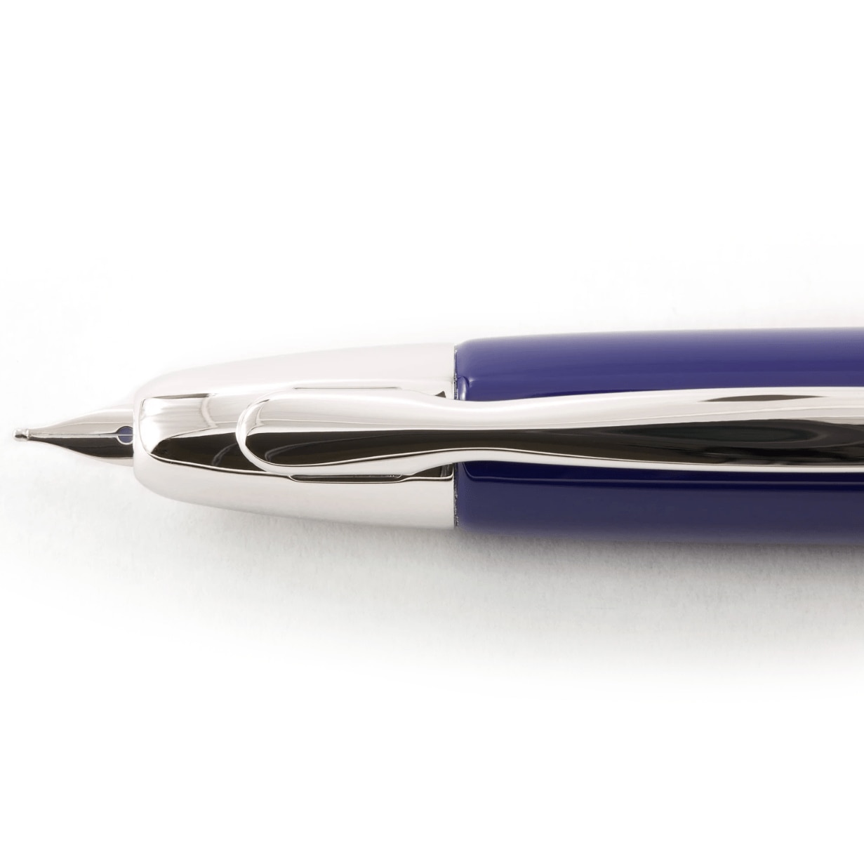 Stilou Pilot Capless Rhodium, varf mediu, albastru - eMAG.ro