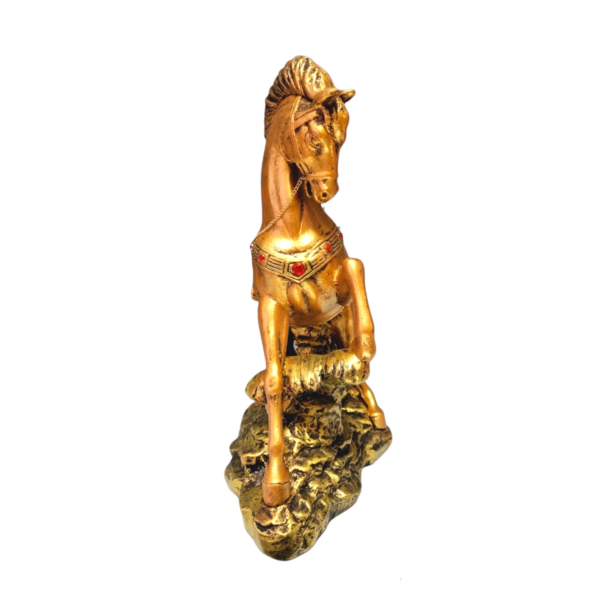 Statueta Cal, maro antichizat, cu aplicatii de pietre rosii, realizata ...