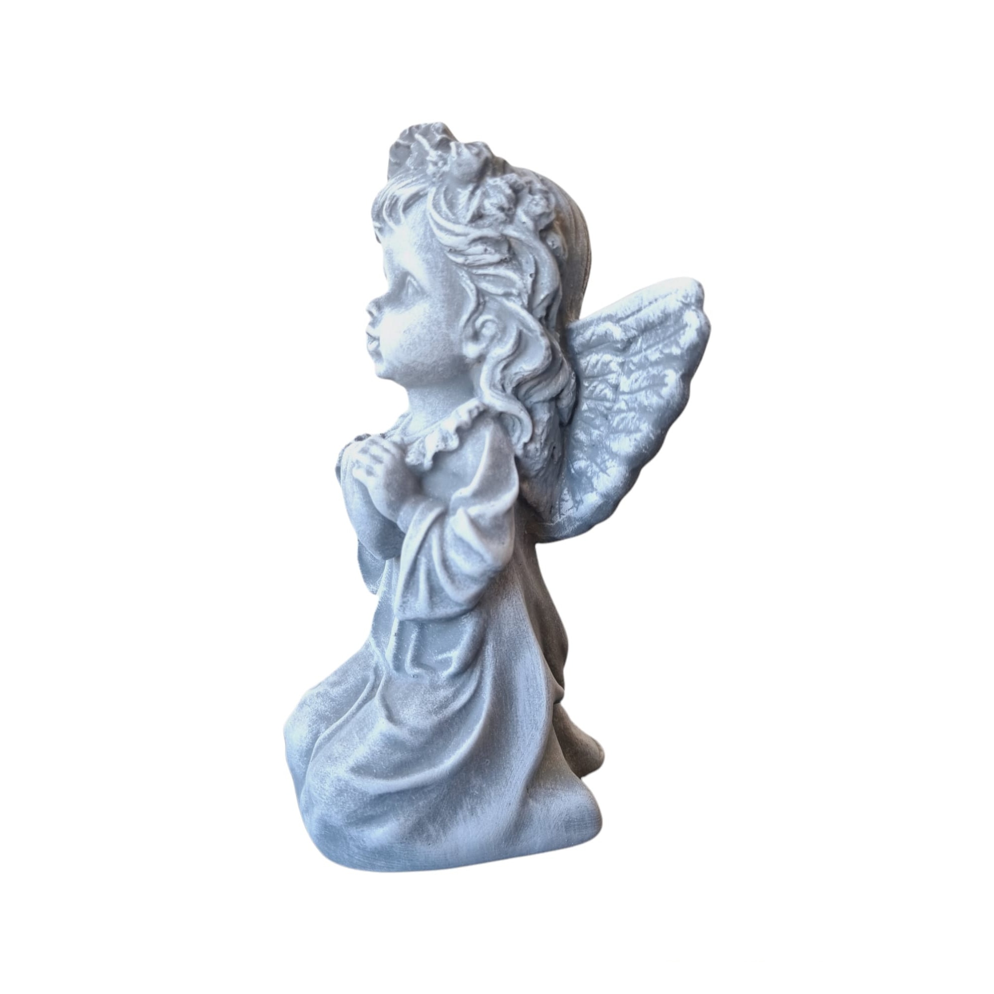 Statueta Inger cu inima, realizata manual, inaltime 19 cm - eMAG.ro