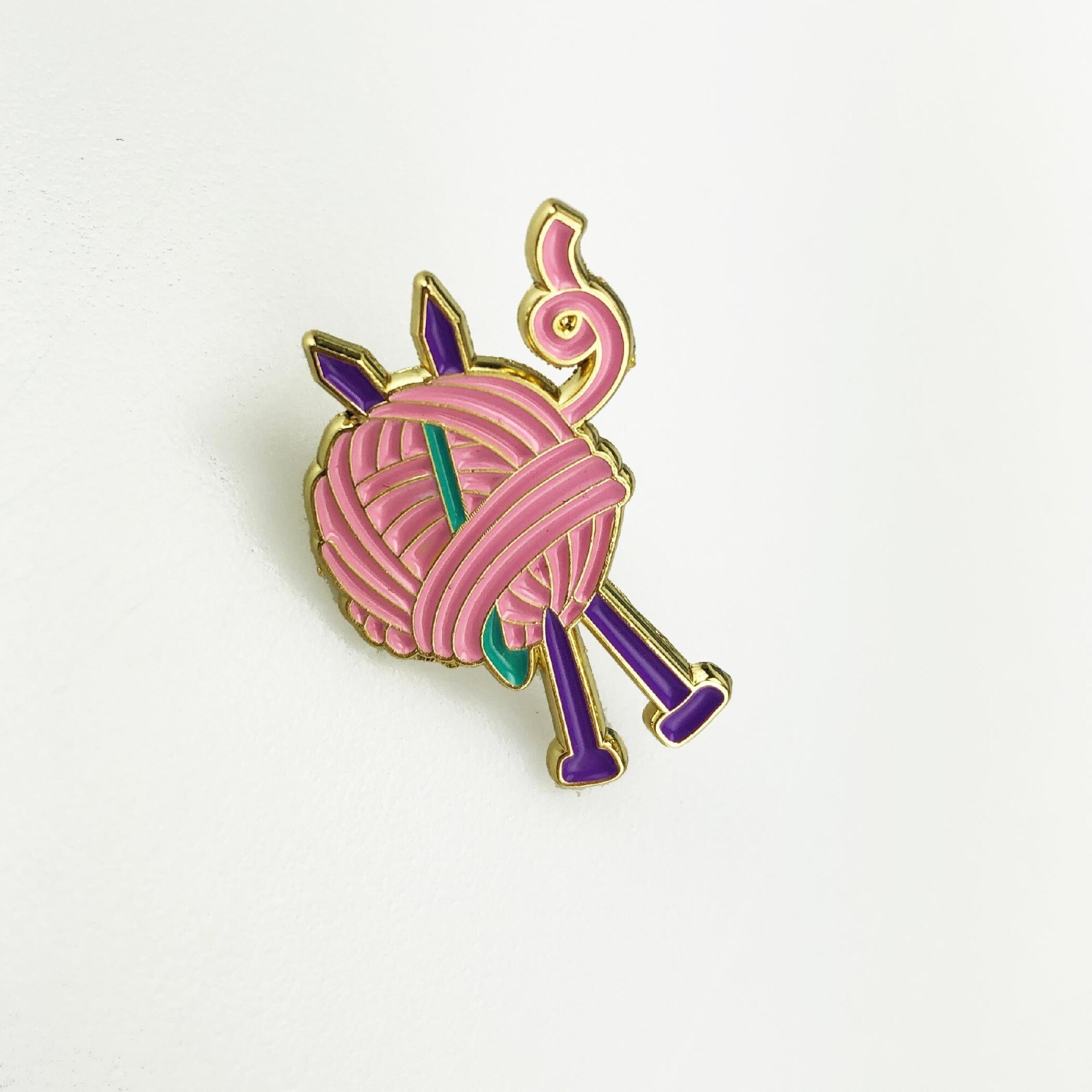 Pin brosa, PINETS, Lana pieptanata, Roz, 2.0 cm x 3.0 cm - eMAG.ro