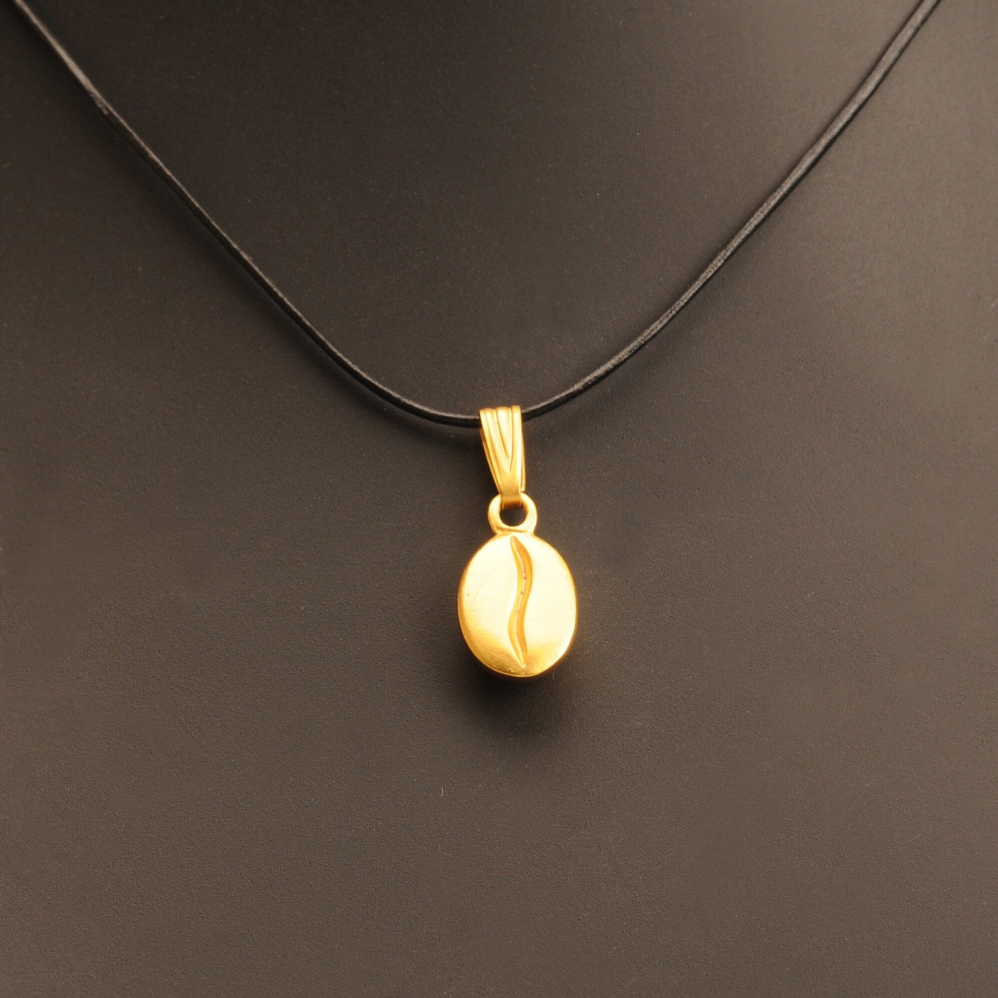 Pandantiv boaba cafea, placat cu aur de 24 K, lungime 2.09 cm - eMAG.ro