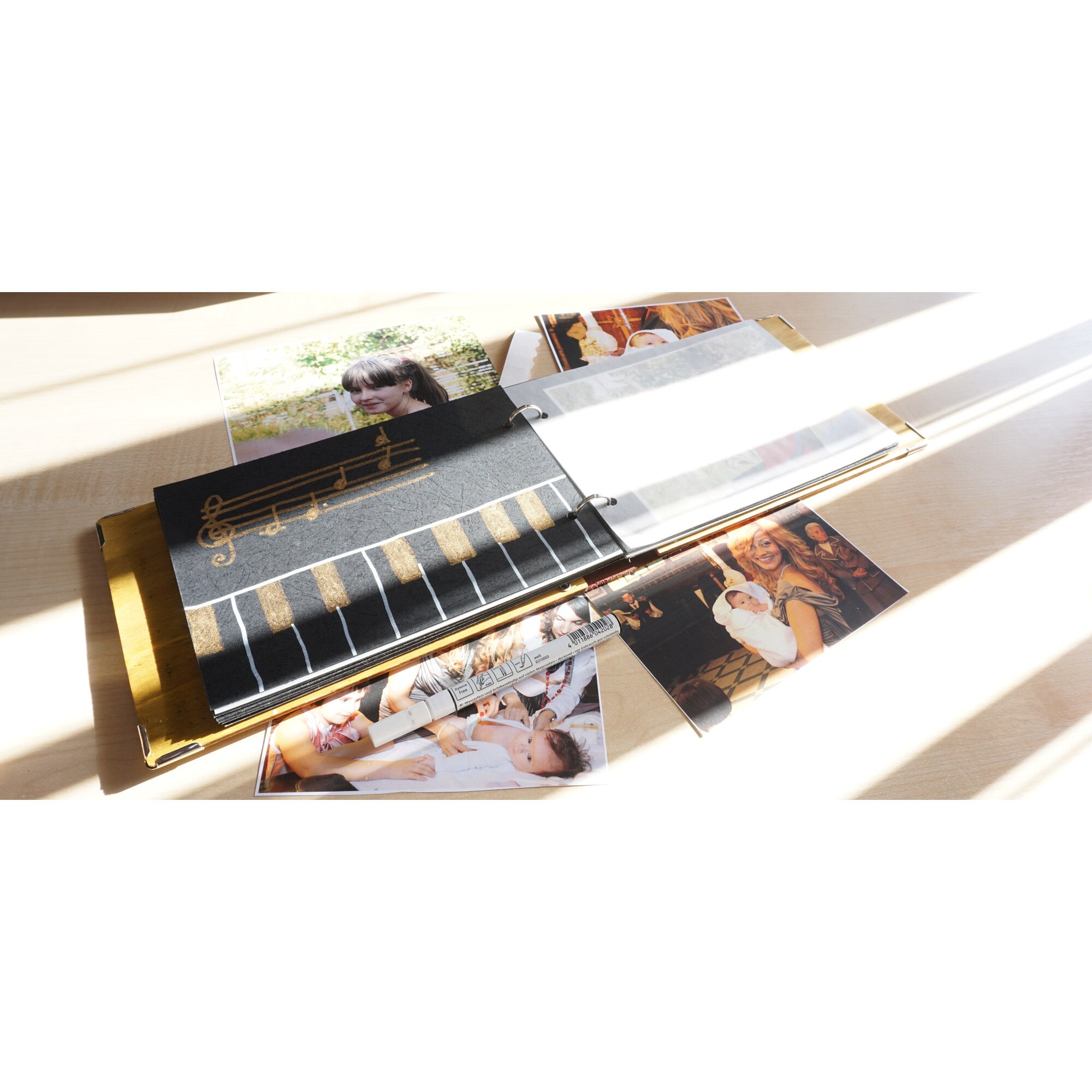 Album foto A5 din lemn si piele, Vintage, portativ, note muzicale ...