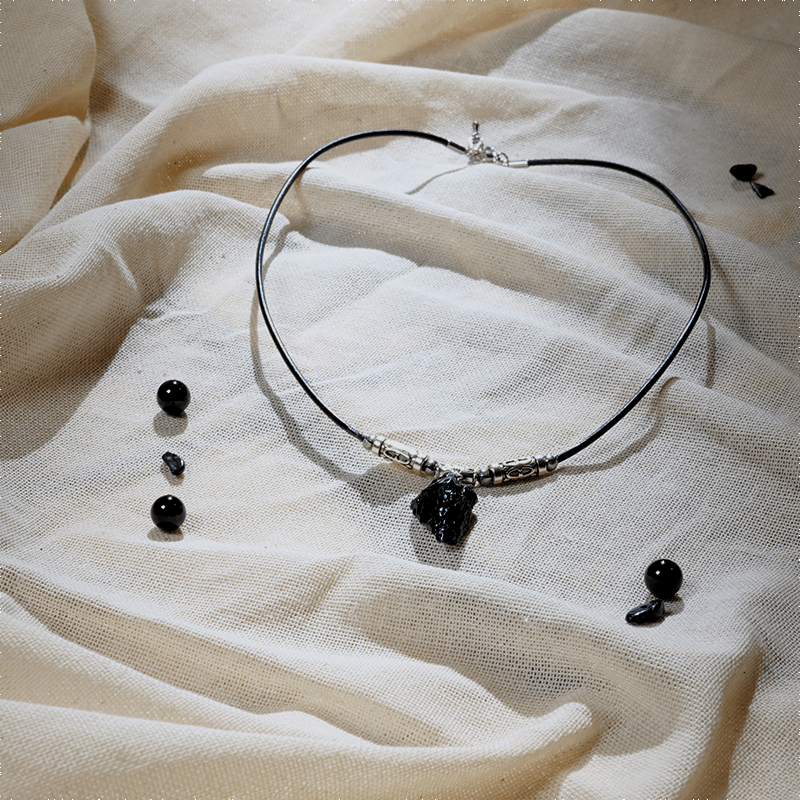 Colier Acel Ceva cu Pandativ din Turmalina Bruta, Snur de piele - eMAG.ro