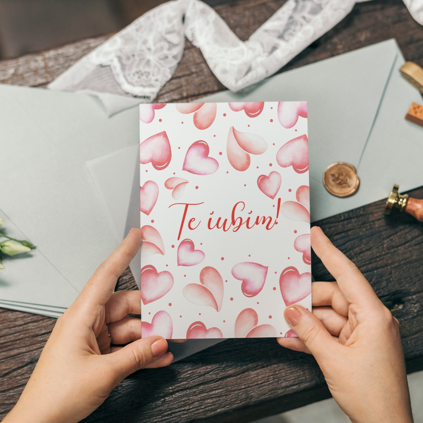 Felicitare cu plic, hartie texturata premium - Te iubesc cu inimi - eMAG.ro