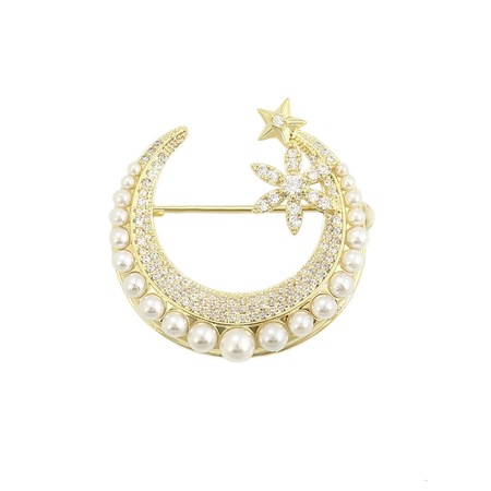 Brosa placata cu aur de 14 K cu perle si pietre zirconiu, 2.9 cm, cutie ...