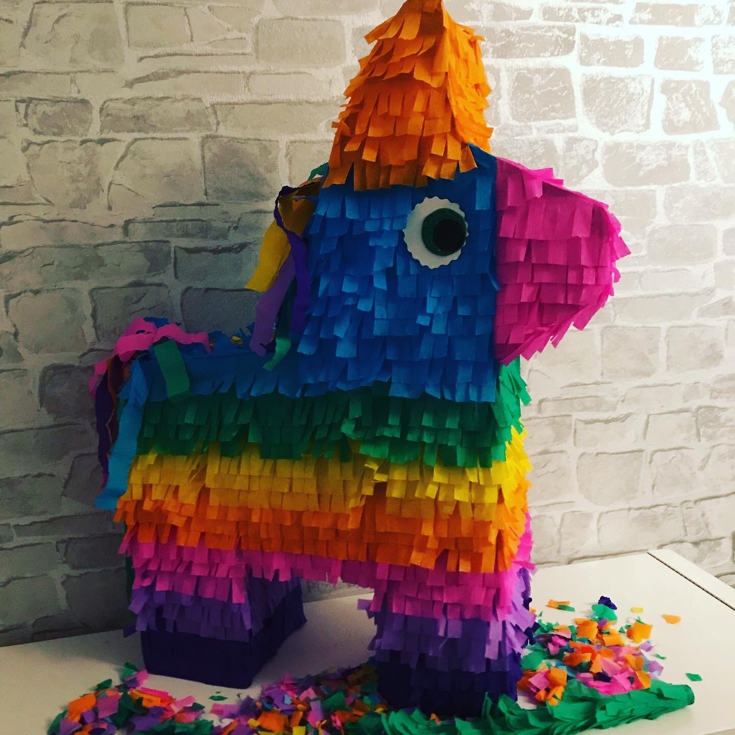 Pinata magarus,60 cm, multicolor, cu bata si confetti - eMAG.ro