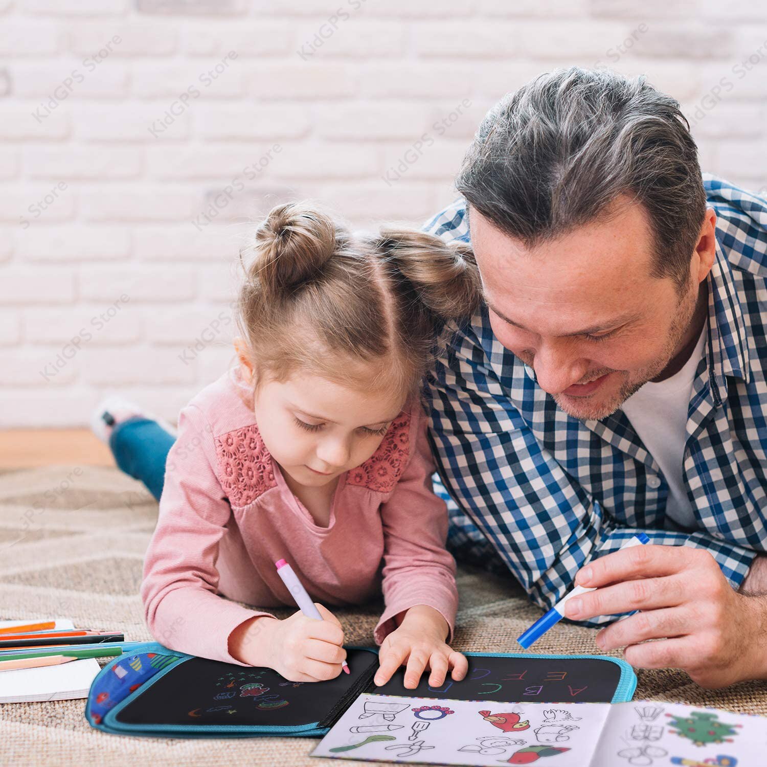 Caiet cu pagini negre table negre pentru desenat KidProtect, 14 pagini,12 carioci, 2 carpe ...