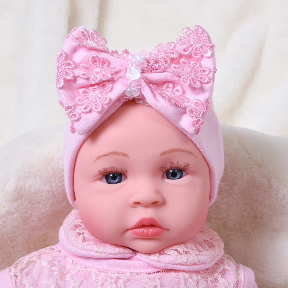 Bebe cu functii rade, plange, gangureste, canta - eMAG.ro