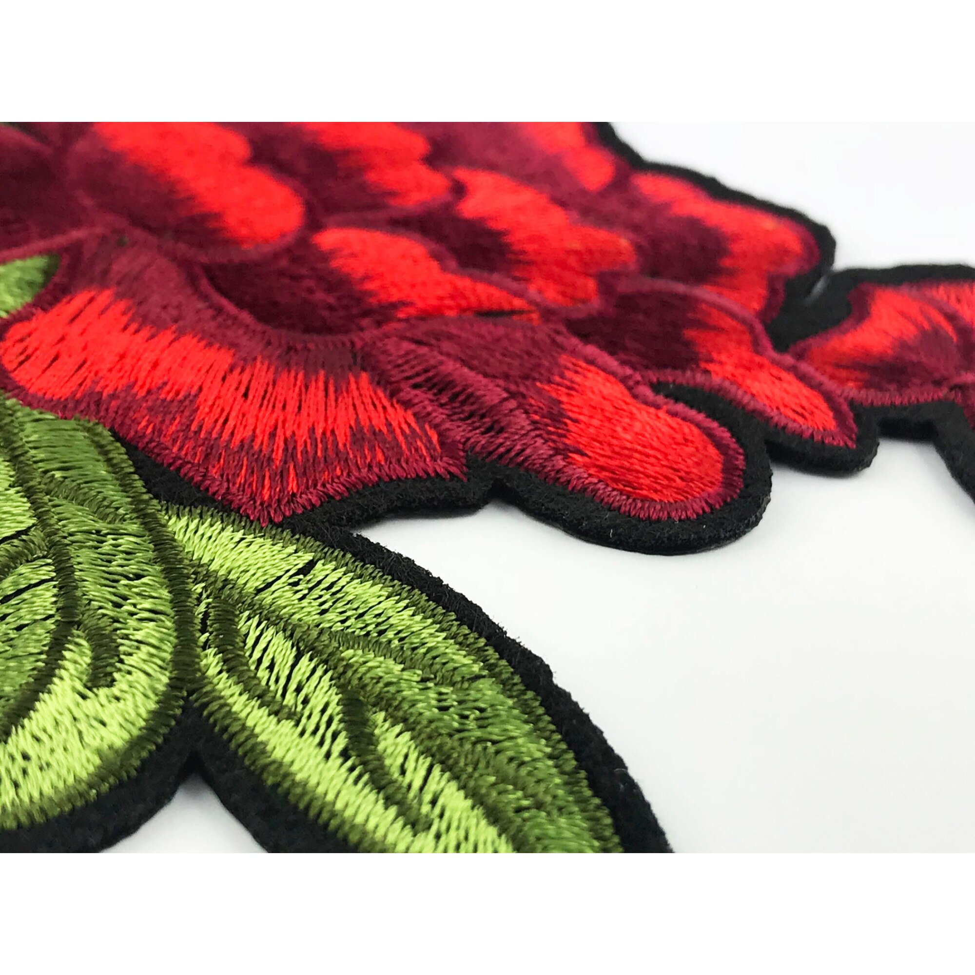 Petic Textil, Little Angel, Rose brodated, Rosu, 13 cm x 9.5 cm - eMAG.ro