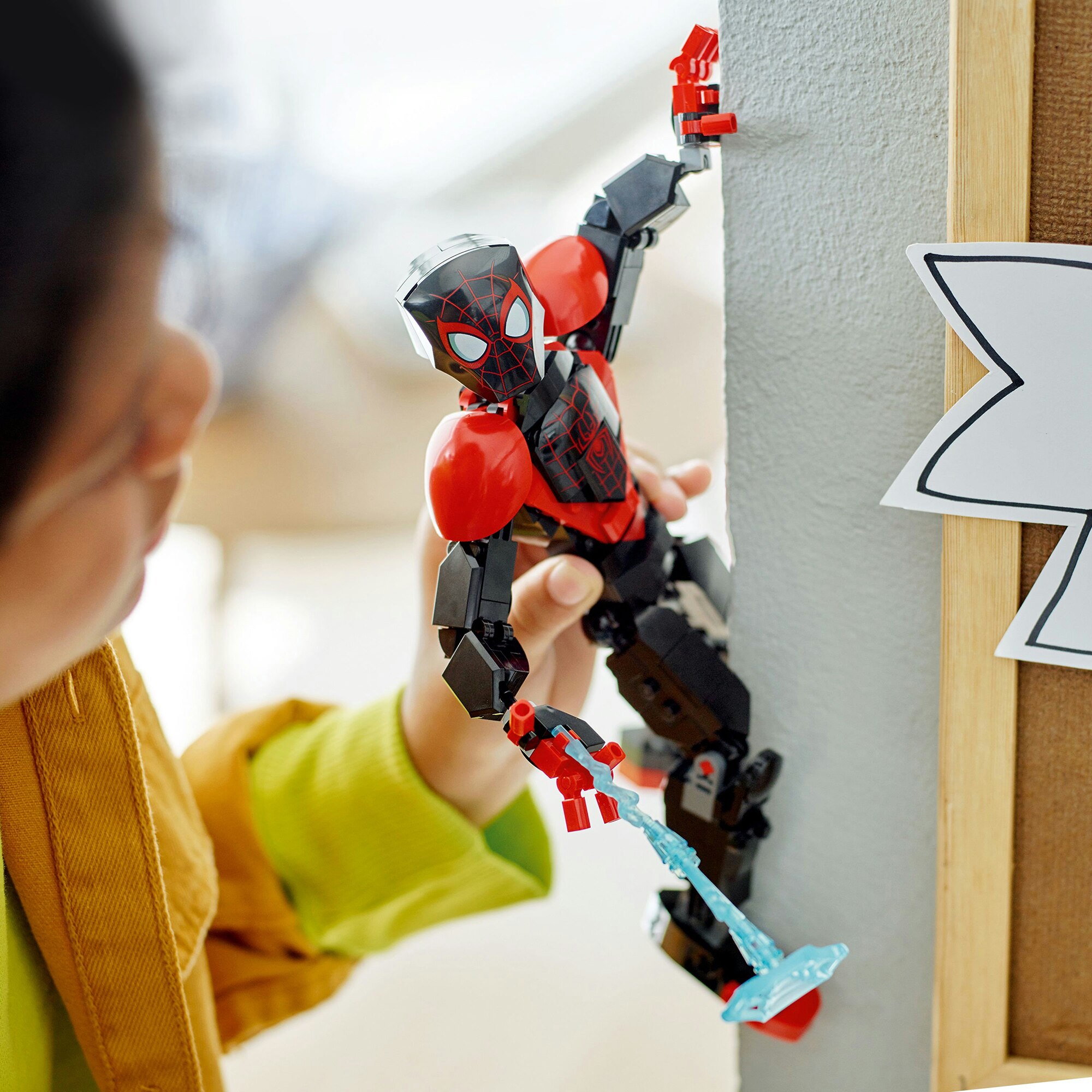 LEGO® Super Heroes - Figurina Miles Morales 76225, 238 piese - eMAG.ro