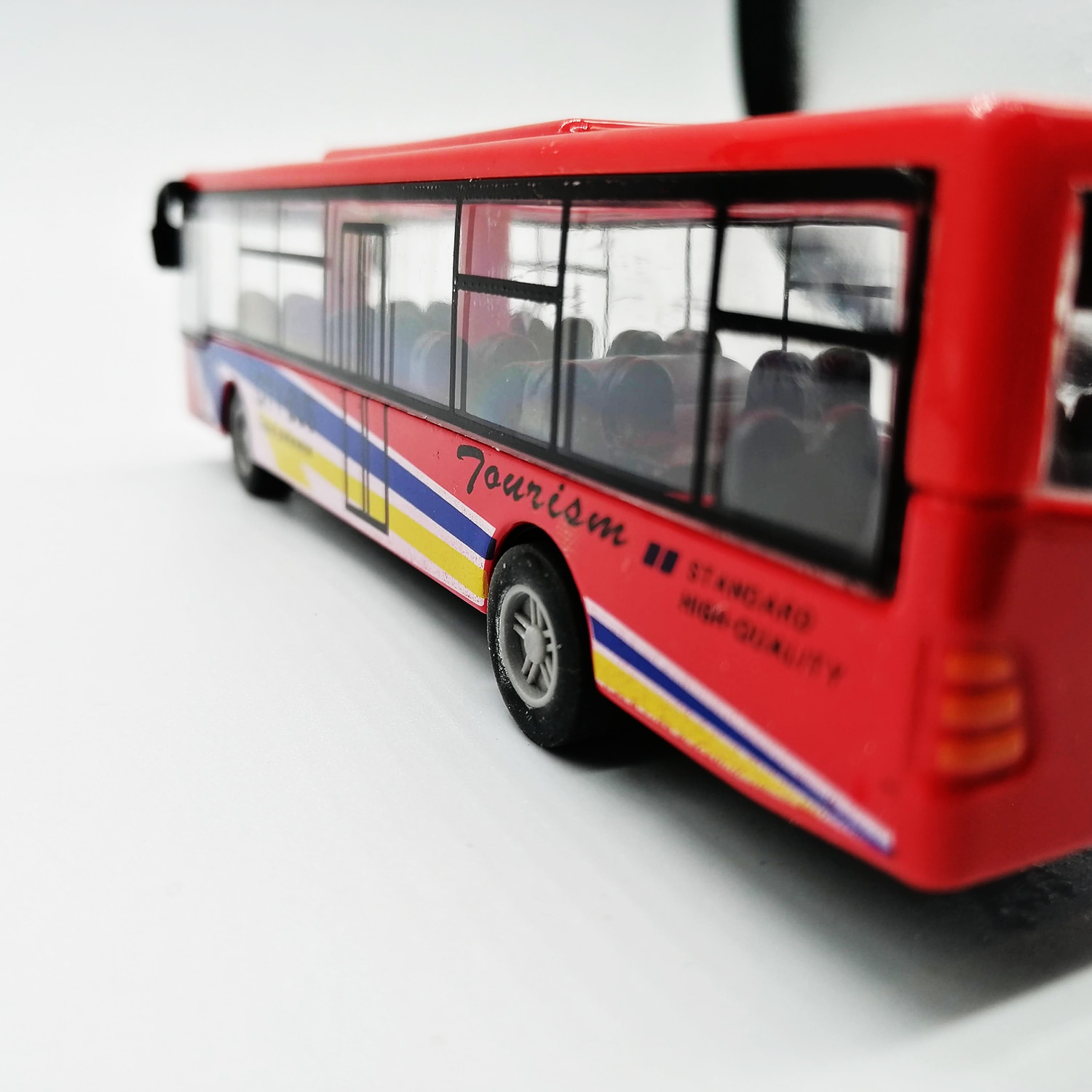Autobuz din metal, 15cm, model clasic, rosu, motor pull-back, Vision ...