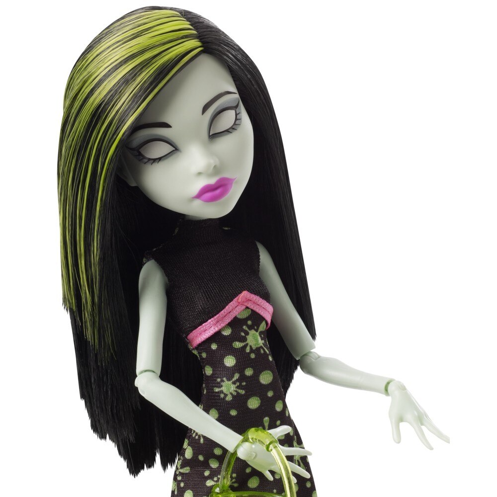 Кукла Mattel Monsterfest: Скара Скриймс с чантичка - eMAG.bg