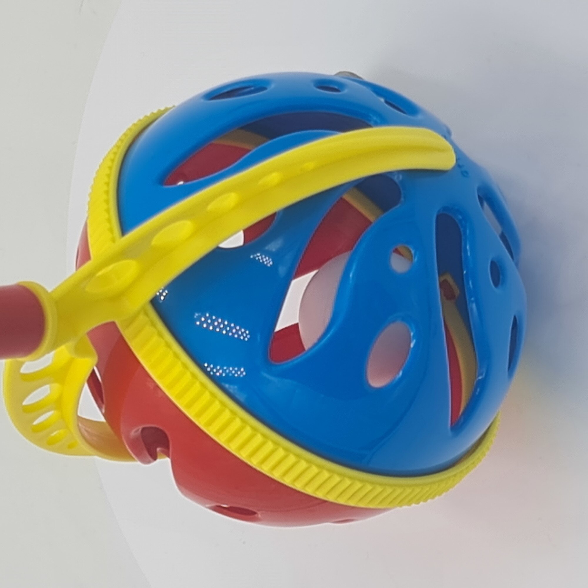 Interaktív játék, labda fogantyúval, csörgő, 7 x 7 x 40 cm, kék/piros ...