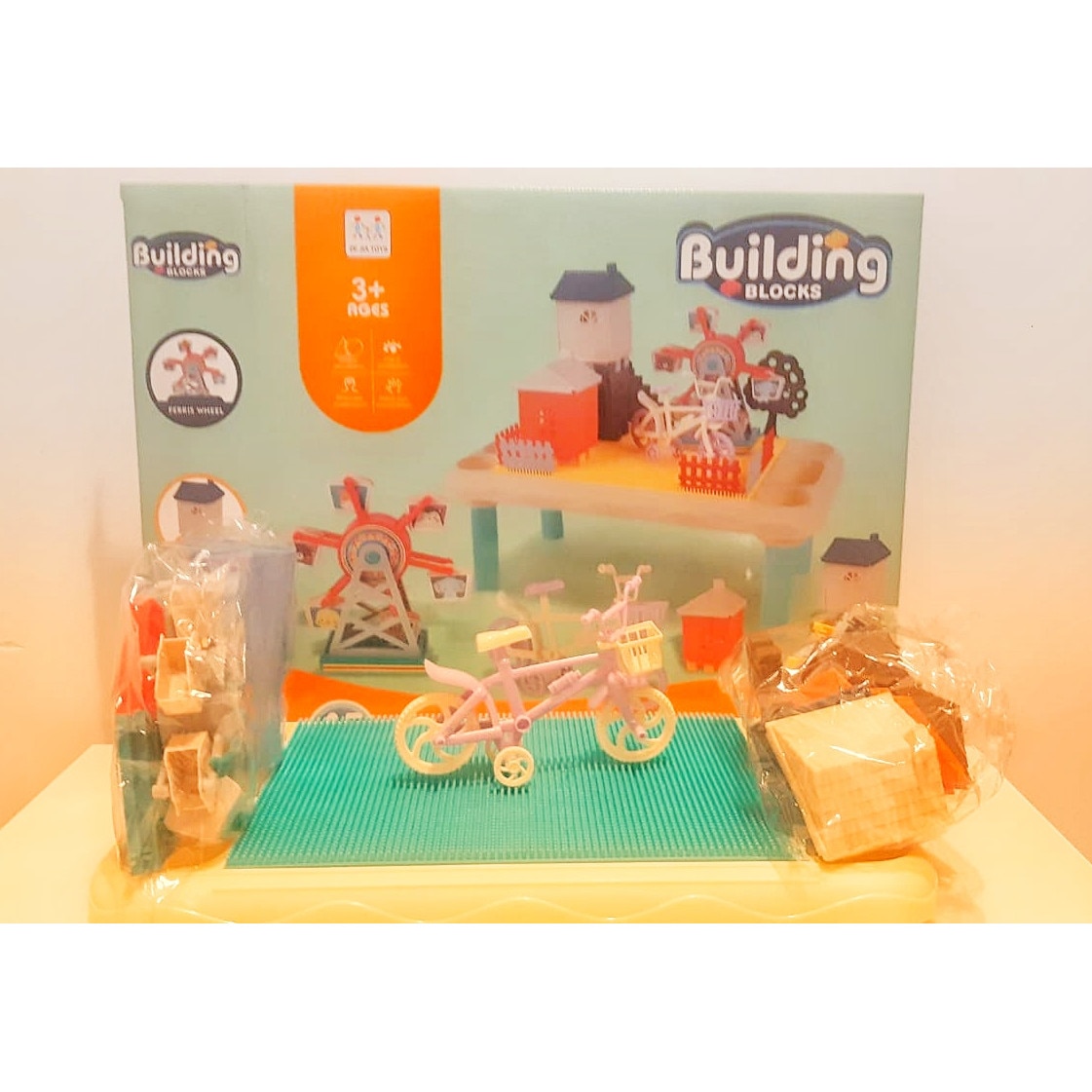 Masuta creativa cu set de construit oras, Building Blocks, 45 piese ...