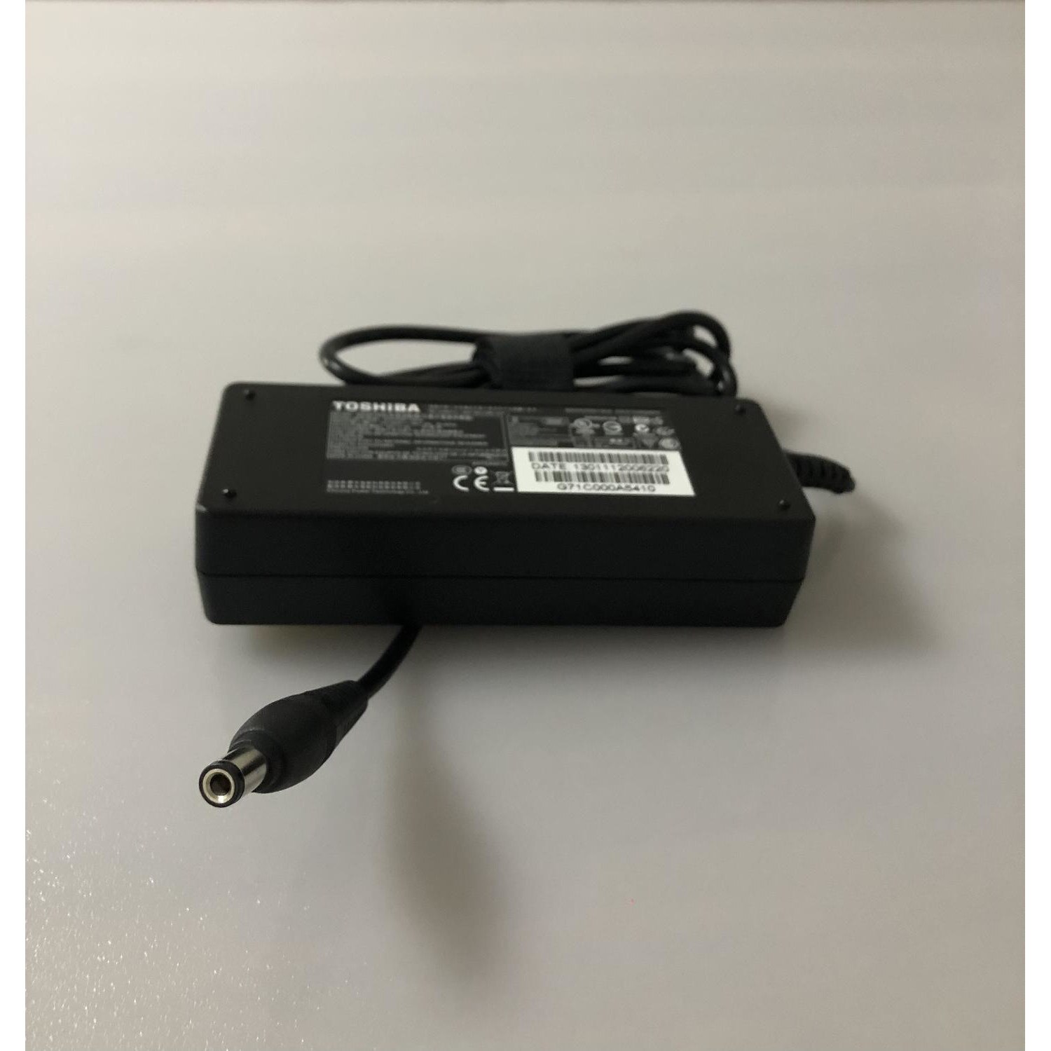 Alimentator laptop Toshiba Original 75W 15V 5A 6.3-3.0mm - eMAG.ro