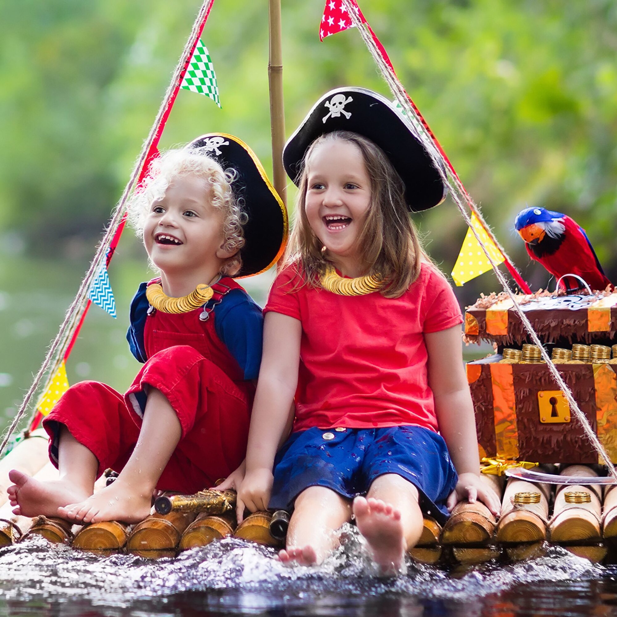 Set monede de joc, 288 bucati pe set, cap de pirat si cufar de comori ...