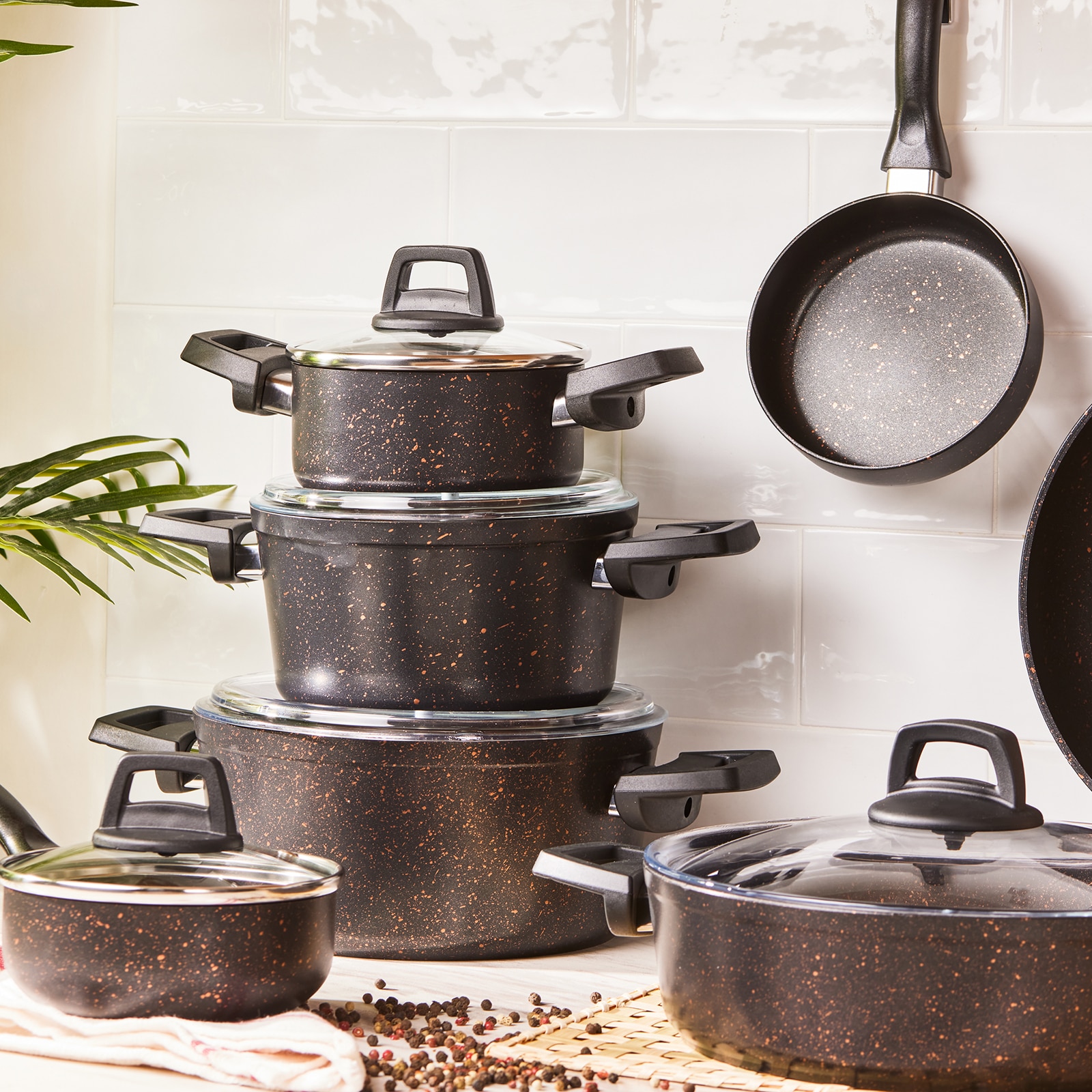 Set 12 cratite Blackgold, Karaca, 14/18/22/26 cm, 2/3.5/3 L, Granit ...