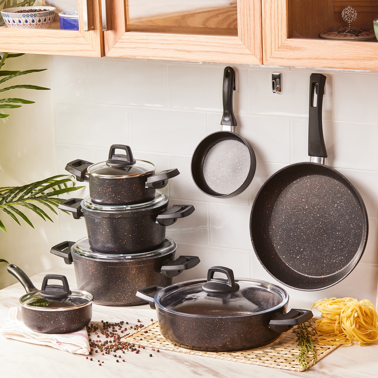 Set 12 cratite Blackgold, Karaca, 14/18/22/26 cm, 2/3.5/3 L, Granit ...