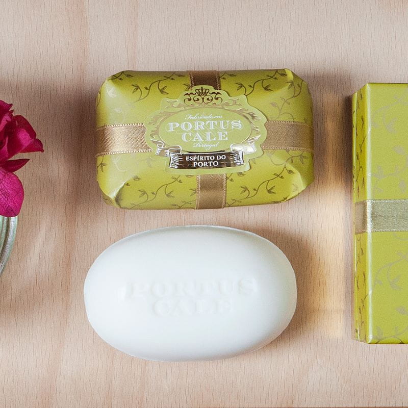 Set 3 sapunuri Castelbel, Portus Cale, Floare de prun, 150 g - eMAG.ro